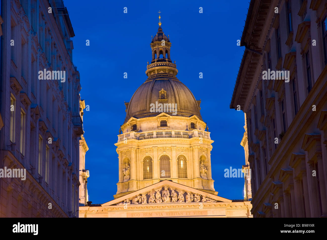 St stephens basillica hi-res stock photography and images - Alamy