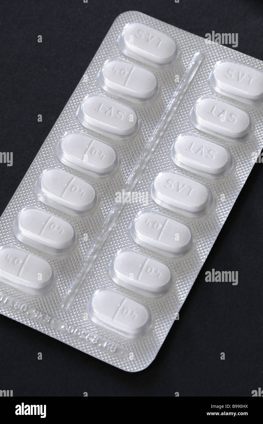 Simvastatin tablets in foil blister pack Stock Photo - Alamy