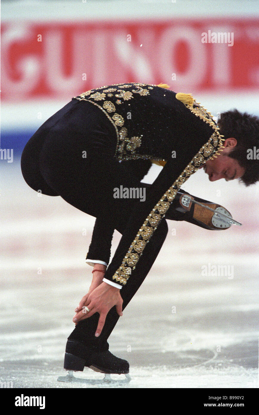 U S skater Evan Lysacek performing a short program at a World Figure ...