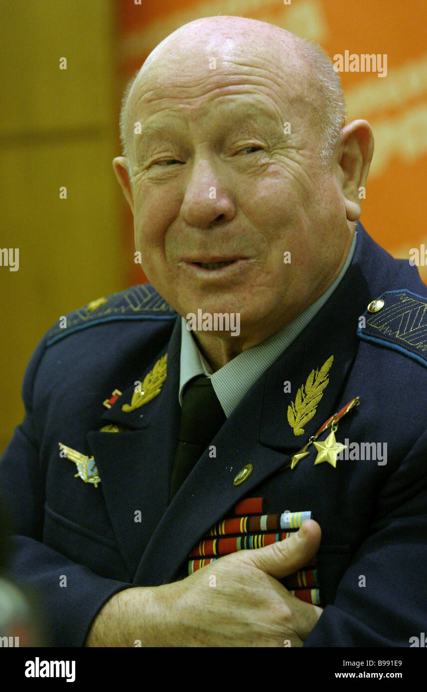 Alexei Leonov High Resolution Stock Photography and Images - Alamy