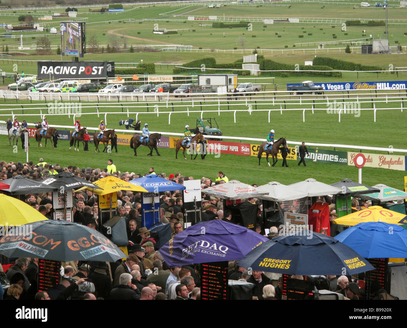 Hurdle cheltenham race course hi-res stock photography and images - Alamy