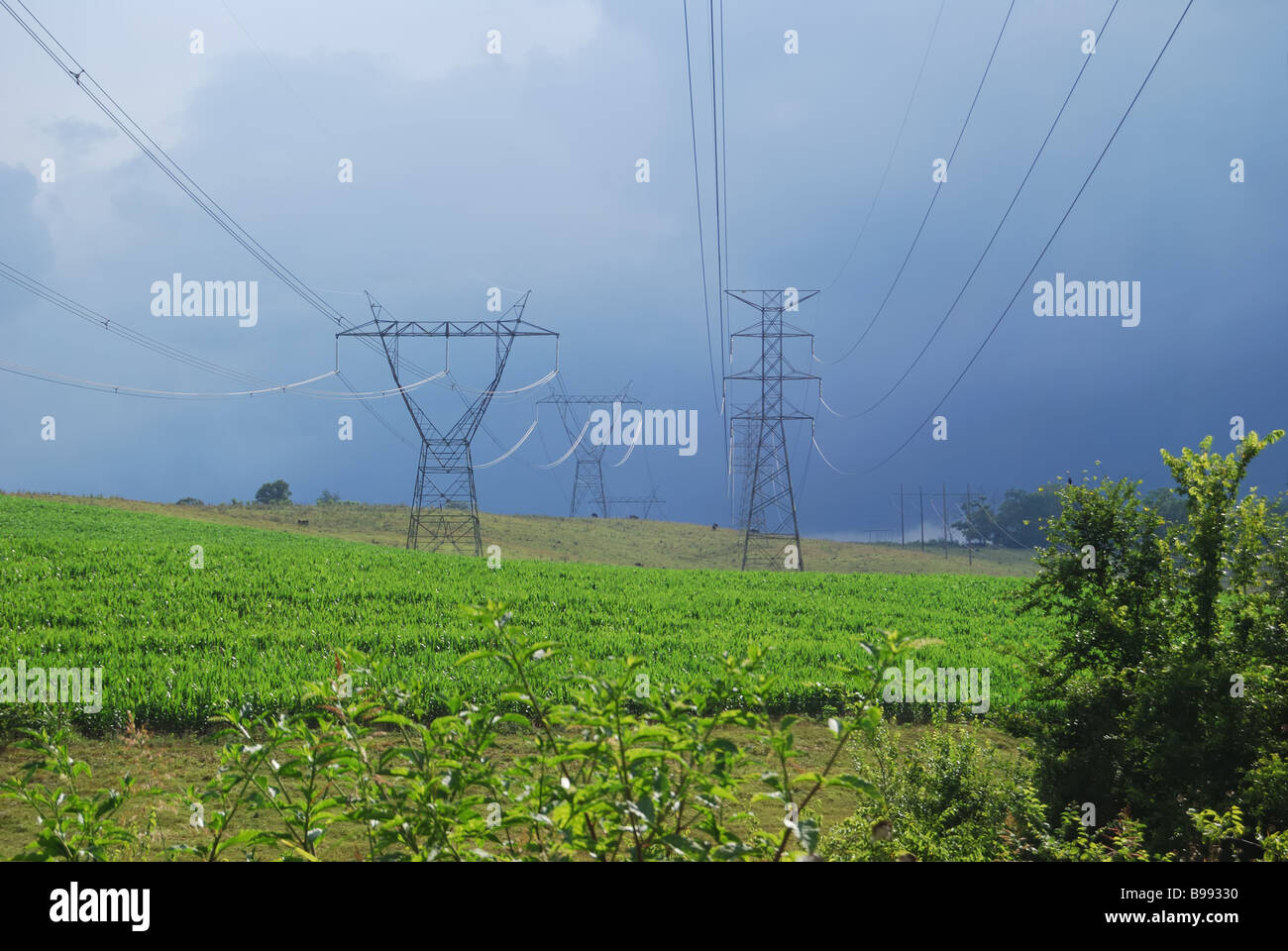 Electrical transmission towers hi-res stock photography and images - Alamy