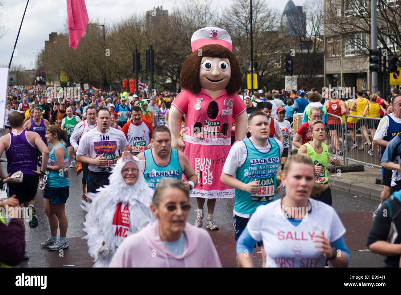 London marathon sick runner hi-res stock photography and images - Alamy