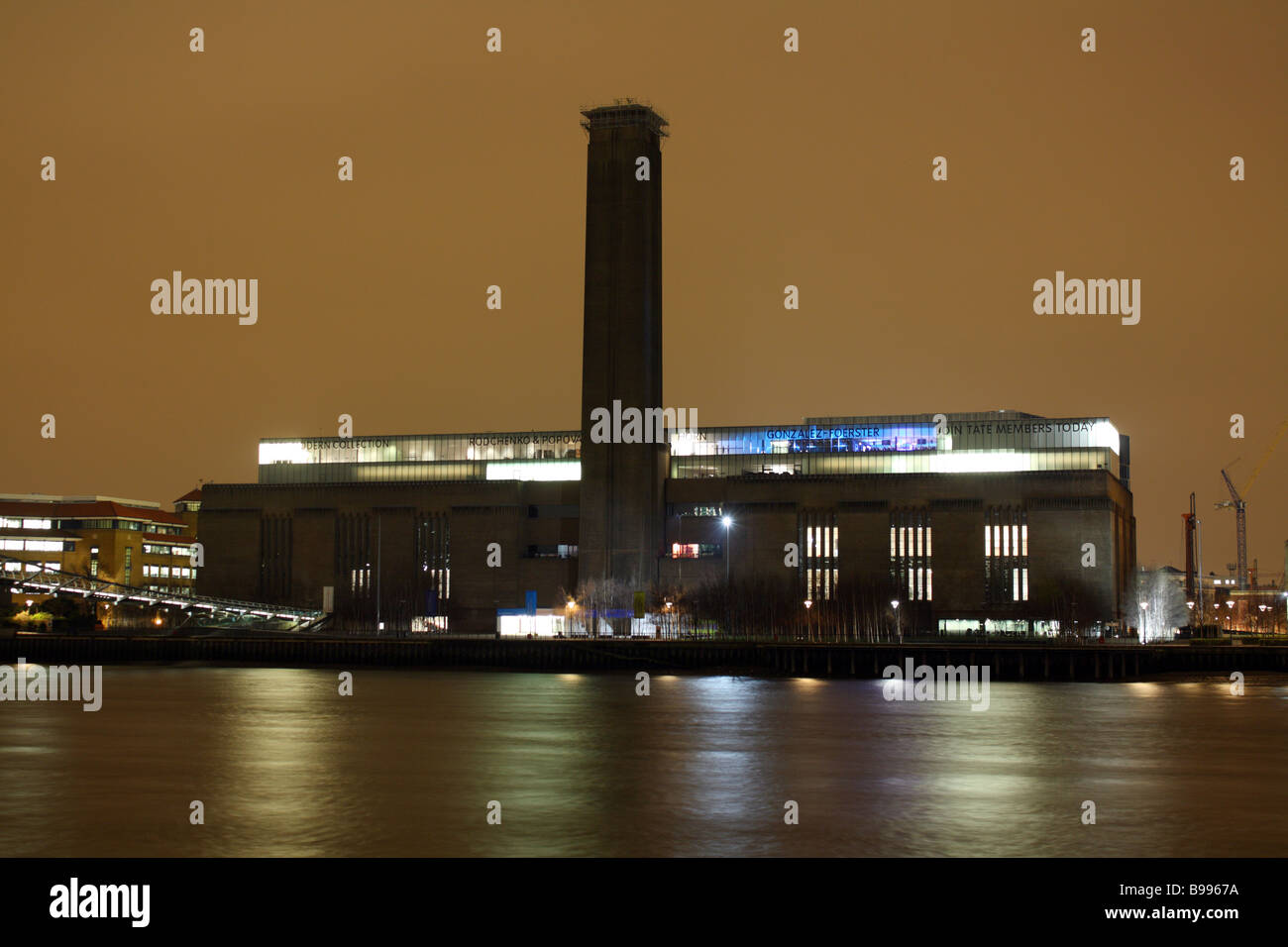 The Tate Modern Gallery by night Stock Photo - Alamy
