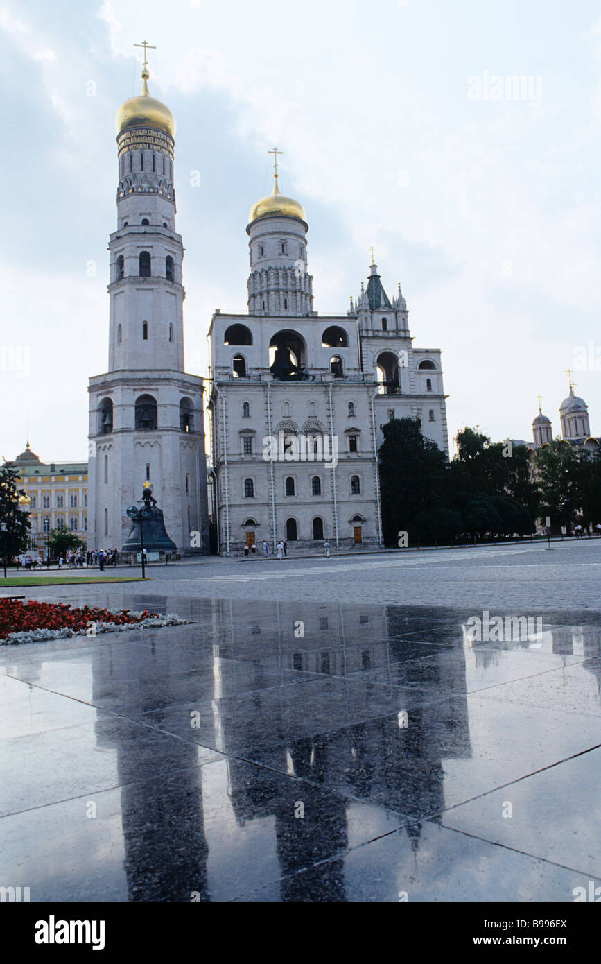 Ivan the Great Belfry and Small Belfry were built in the 16th century ...