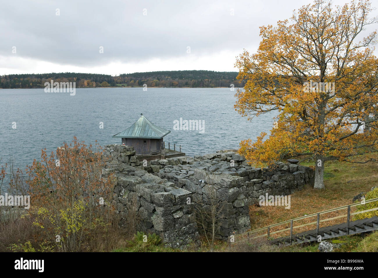 Stone dock walls hi-res stock photography and images - Alamy
