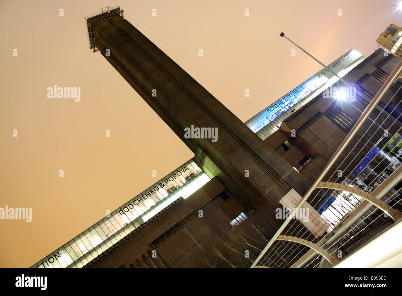 The Tate Modern Gallery by night Stock Photo - Alamy