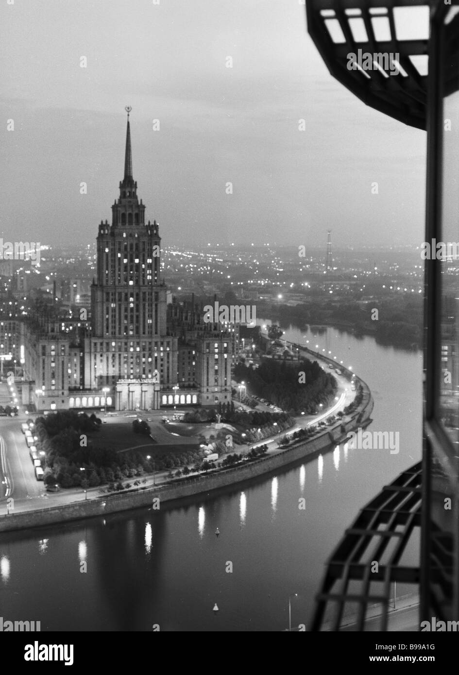 The Ukraina Hotel in Moscow Stock Photo - Alamy