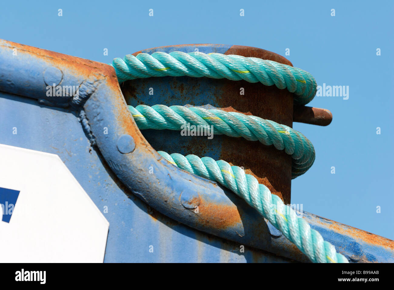 Boat rigging hi-res stock photography and images - Alamy