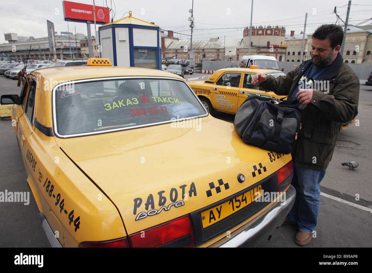 A Moscow taxi driver s routine Stock Photo - Alamy