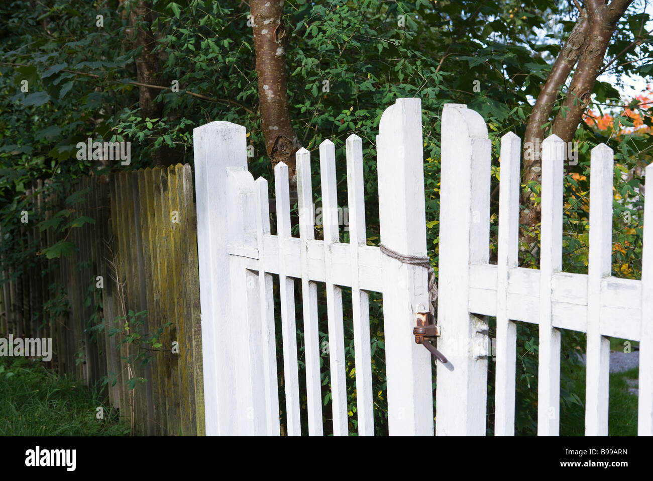 Gate latches hi-res stock photography and images - Alamy