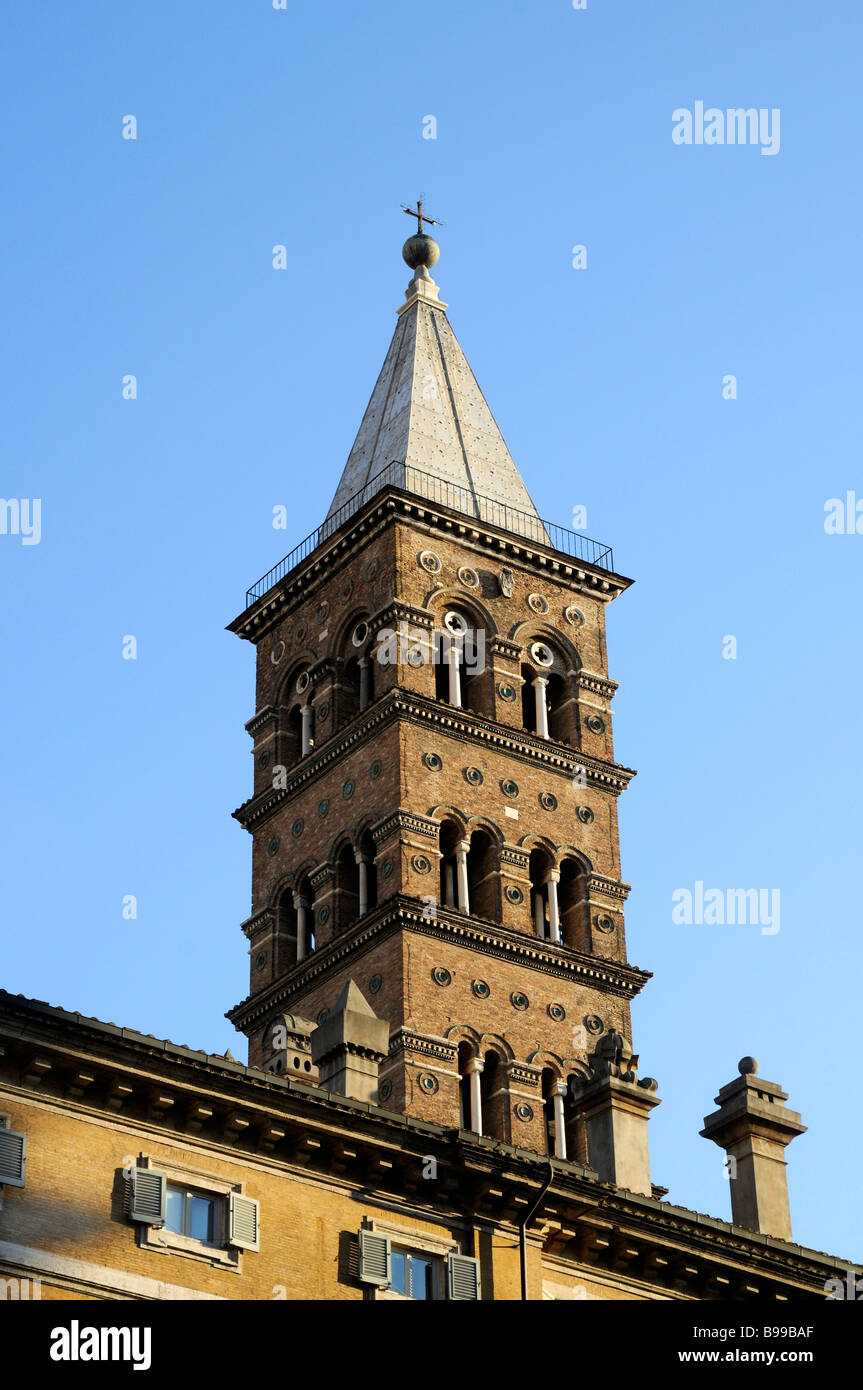 Santa maria maggiore square fountain rome hi-res stock photography and ...