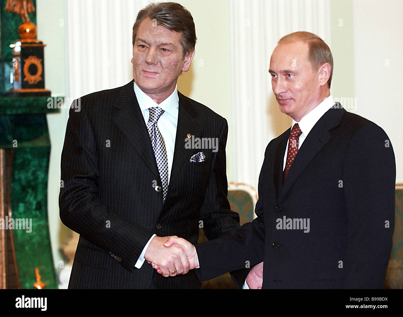 Ukrainian President Viktor Yushchenko and Russian President Vladimir ...