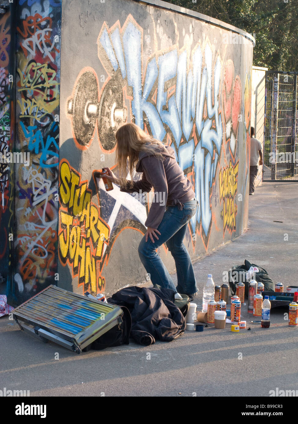 graffiti artist female Stock Photo - Alamy