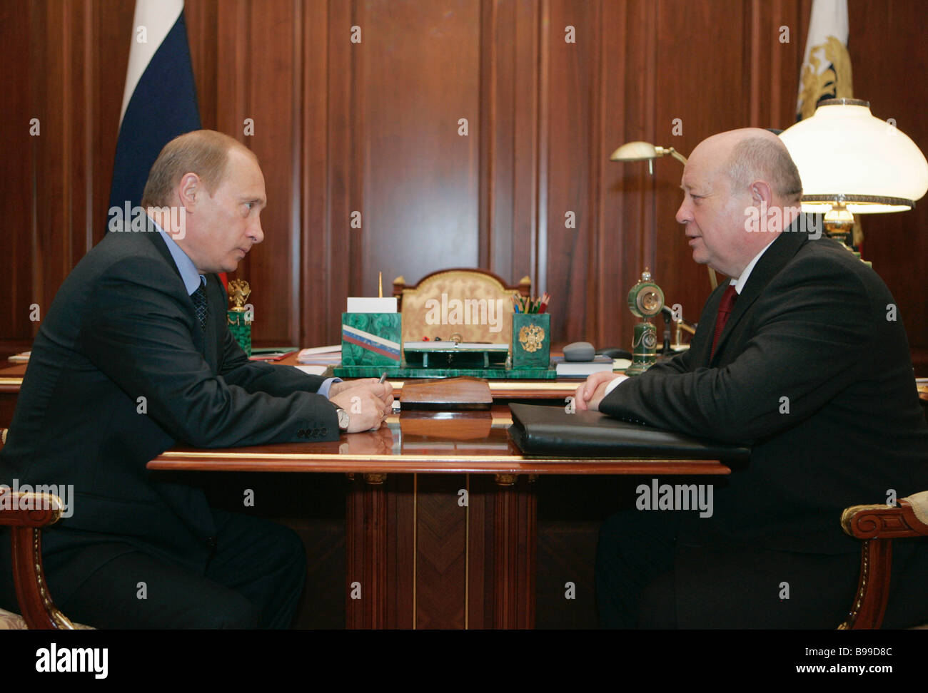 President Vladimir Putin and Prime Minister Mikhail Fradkov left to ...