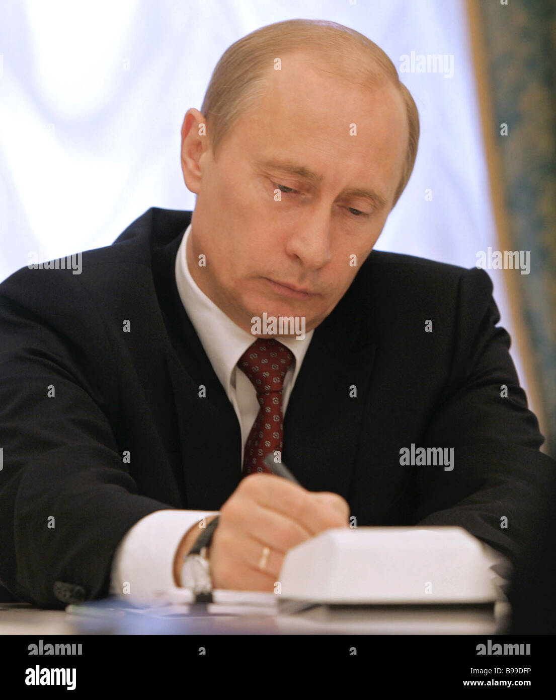 Russian President Vladimir Putin receiving Slovenian Prime Minister ...