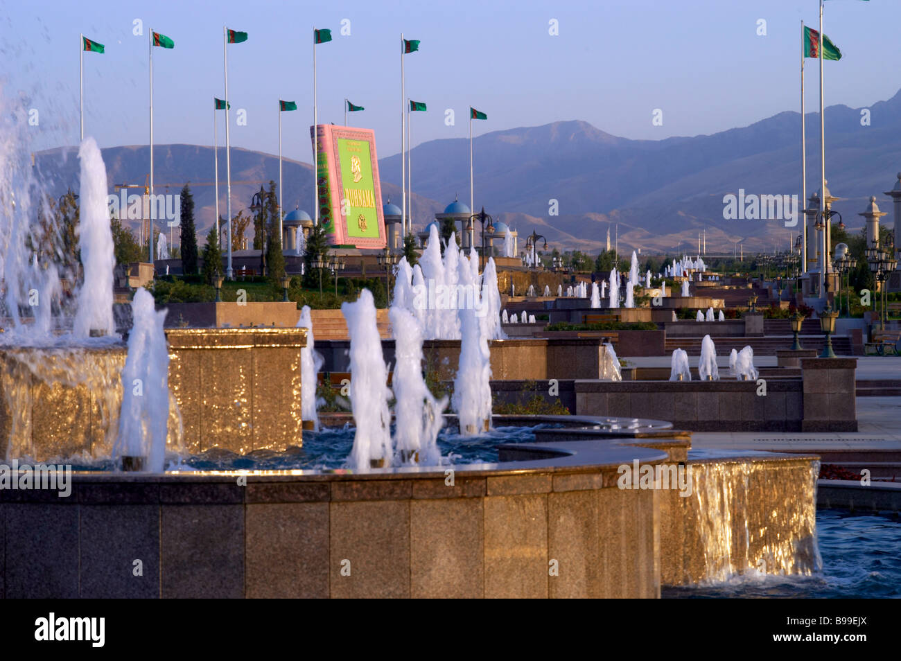 Turkmenbashy cult personality statue Turkmenbashi Stock Photo - Alamy