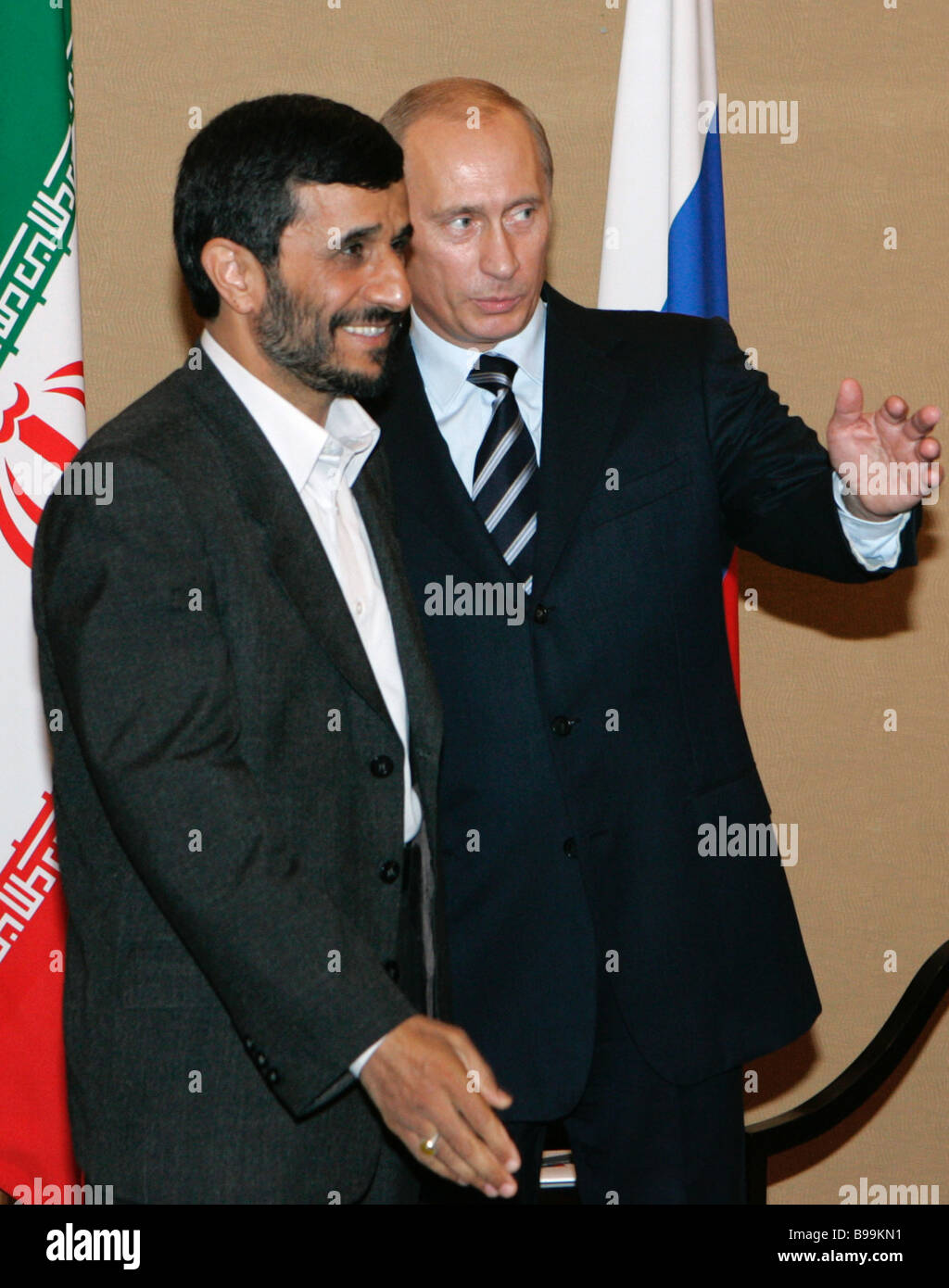 Iranian President Mahmud Ahmadi Nejad and Russian President Vladimir ...