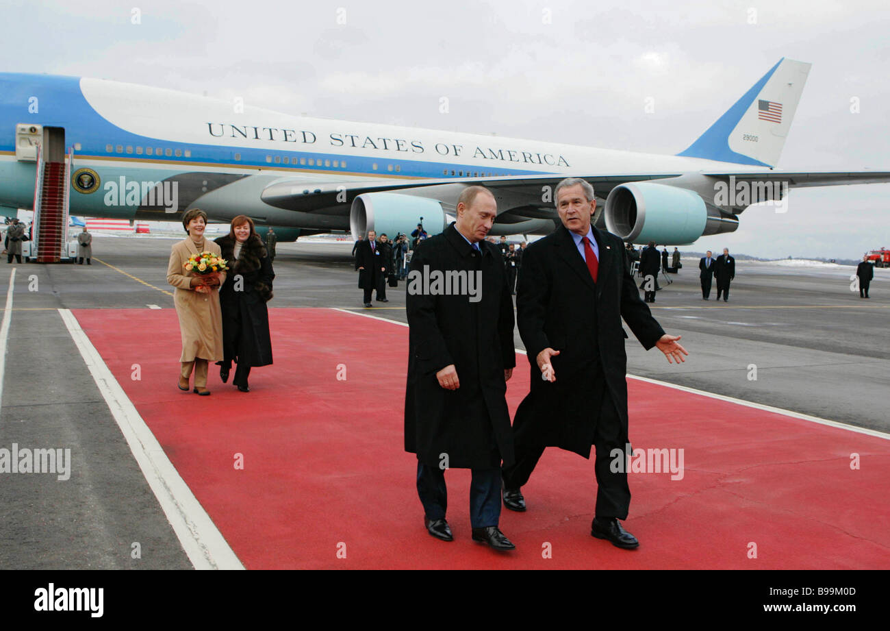 Russian President Vladimir Putin U S President George Bush left to ...