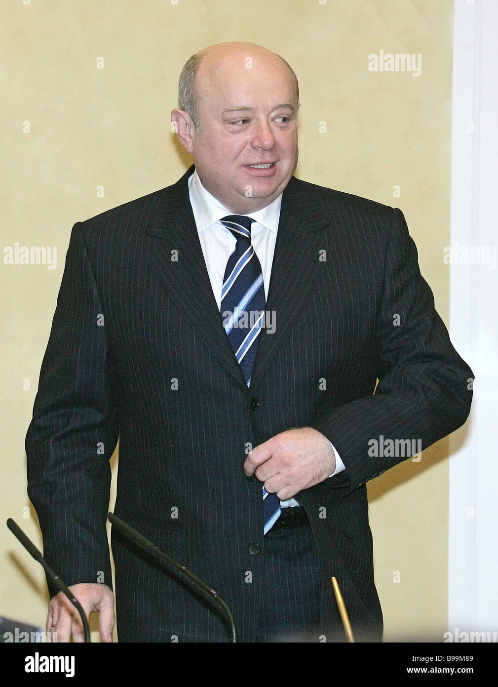 Prime Minister Mikhail Fradkov holding a cabinet sitting Stock Photo ...