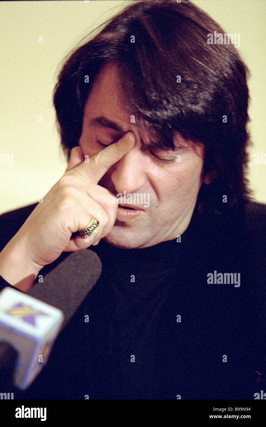 Outstanding Russian viola player Yuri Bashmet Stock Photo - Alamy