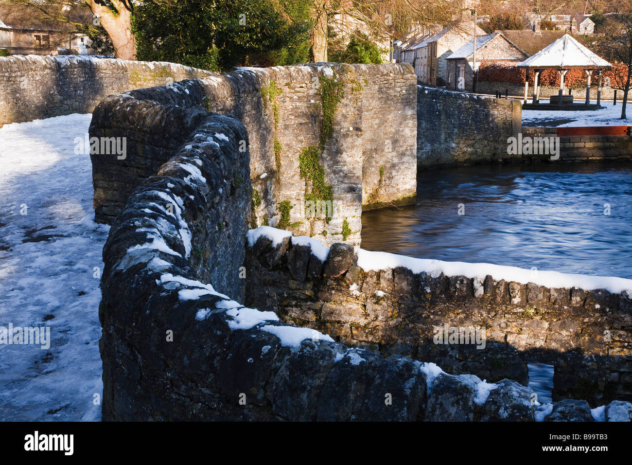 The Sheepwash Bridge over the River Wye at Ashford in the Water, Peak ...