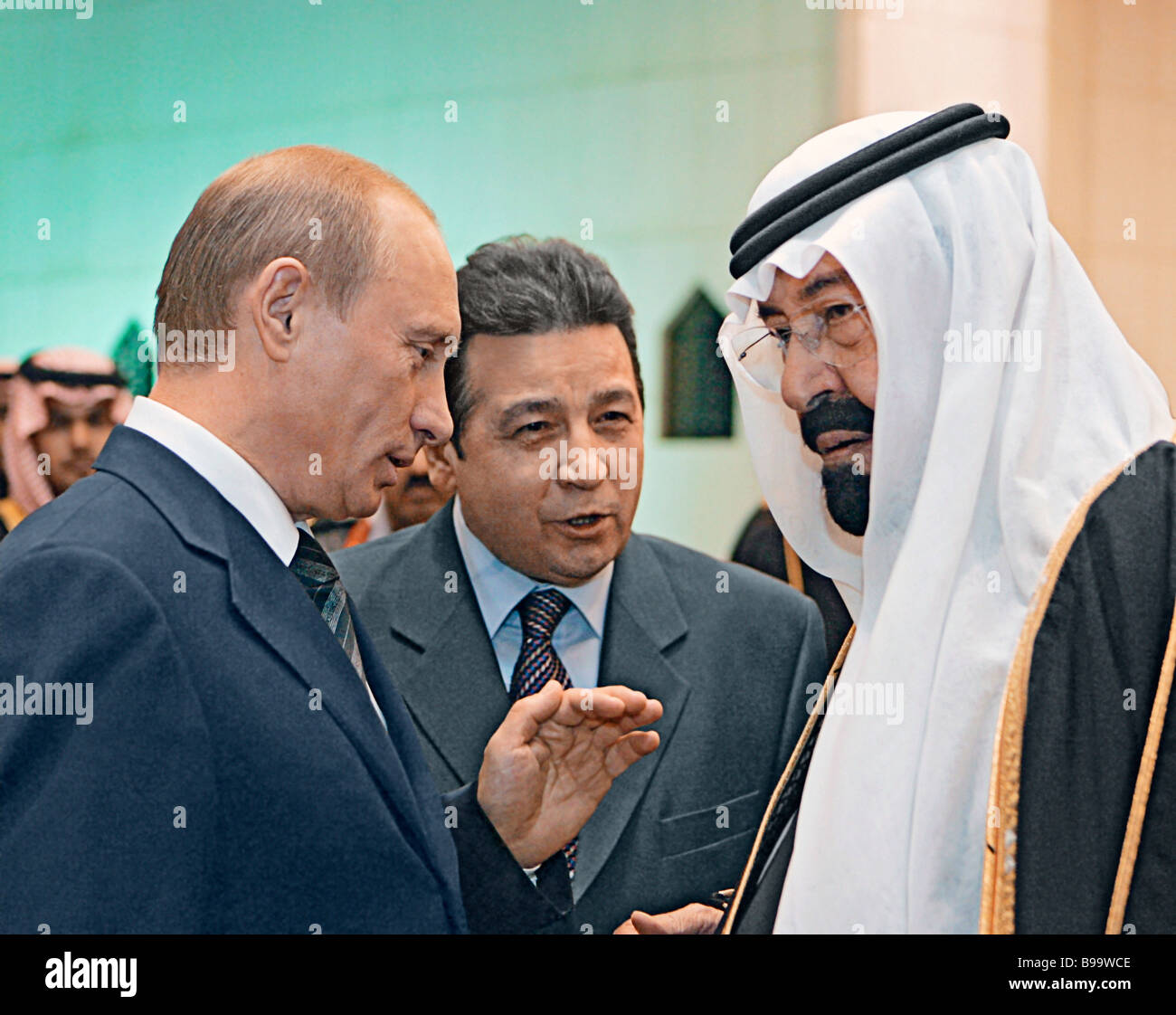 Russian President Vladimir Putin (left) and King Abdullah of Saudi ...