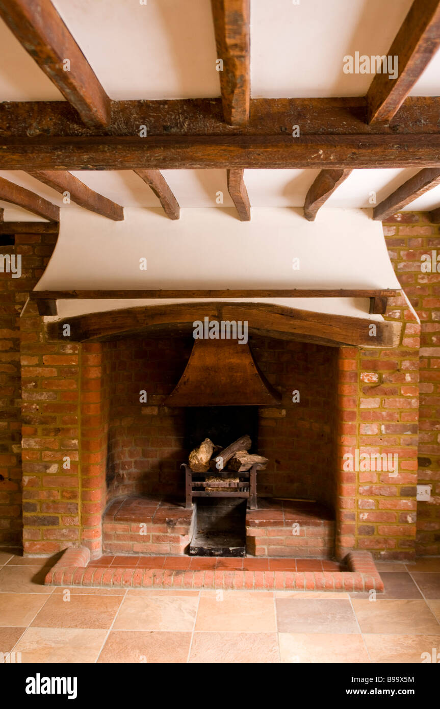 Old inglenook fireplace hi-res stock photography and images - Alamy