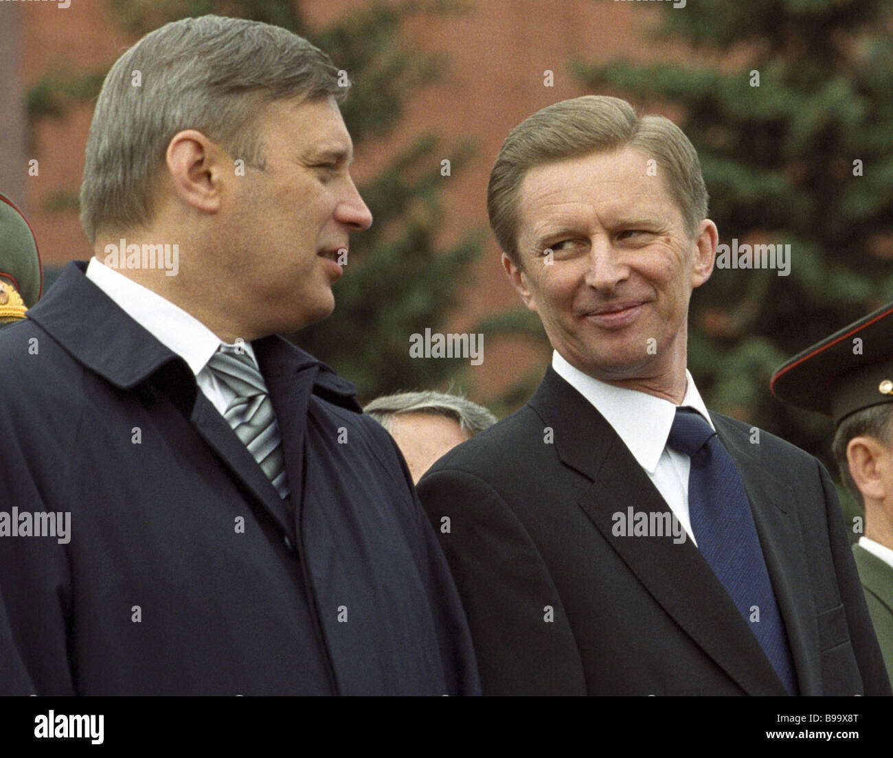 Russian Prime Minister Mikhail Kasyanov left and Defense Minister ...