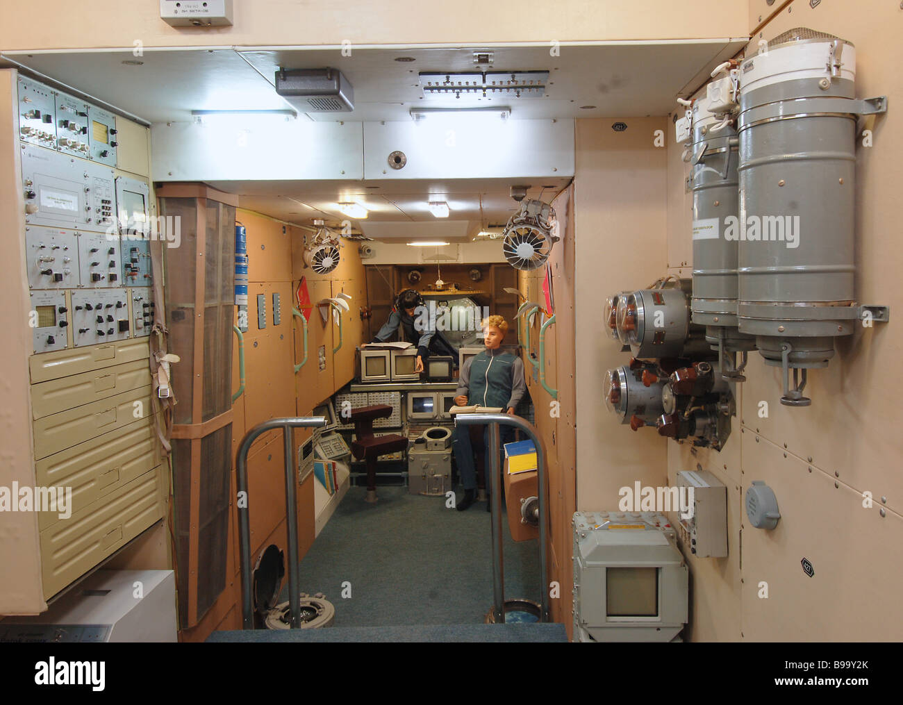 Working module of Mir orbital station Stock Photo - Alamy