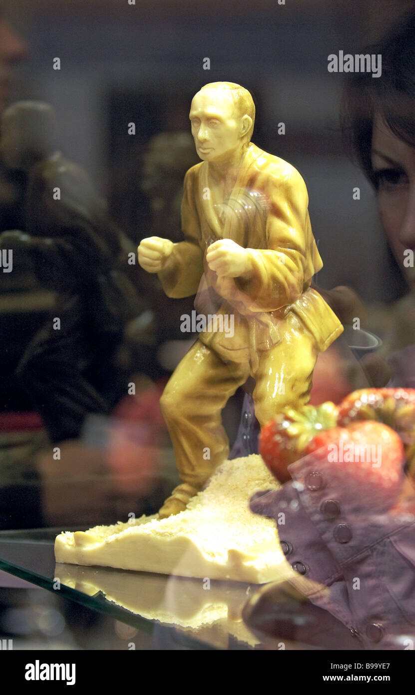 Chocolate sculpture of Russian President Vladimir Putin confectionery ...