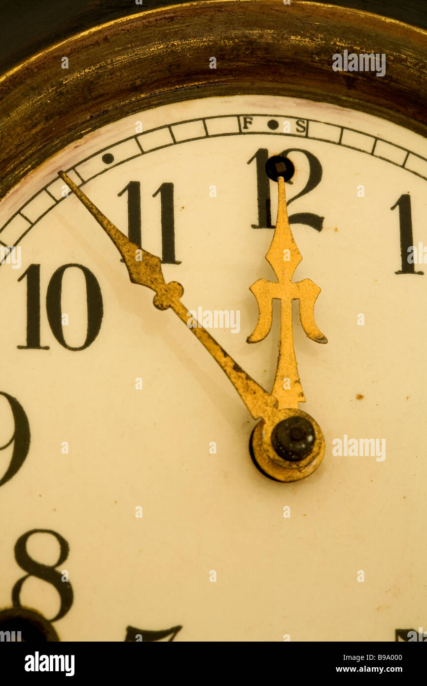 Eleventh hour hi-res stock photography and images - Alamy