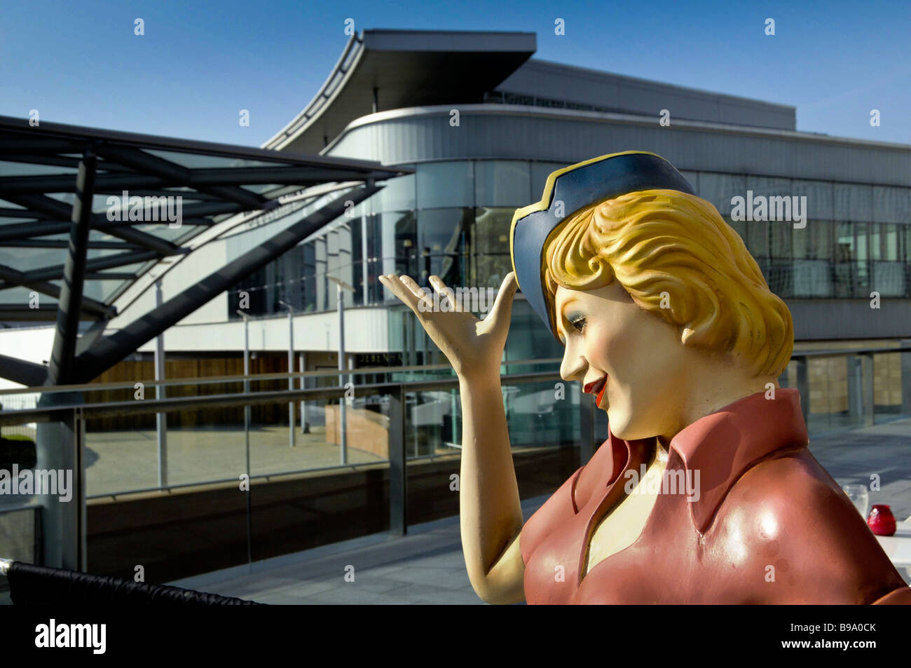 Liverpool One shopping centre Waitress sculpture Stock Photo - Alamy