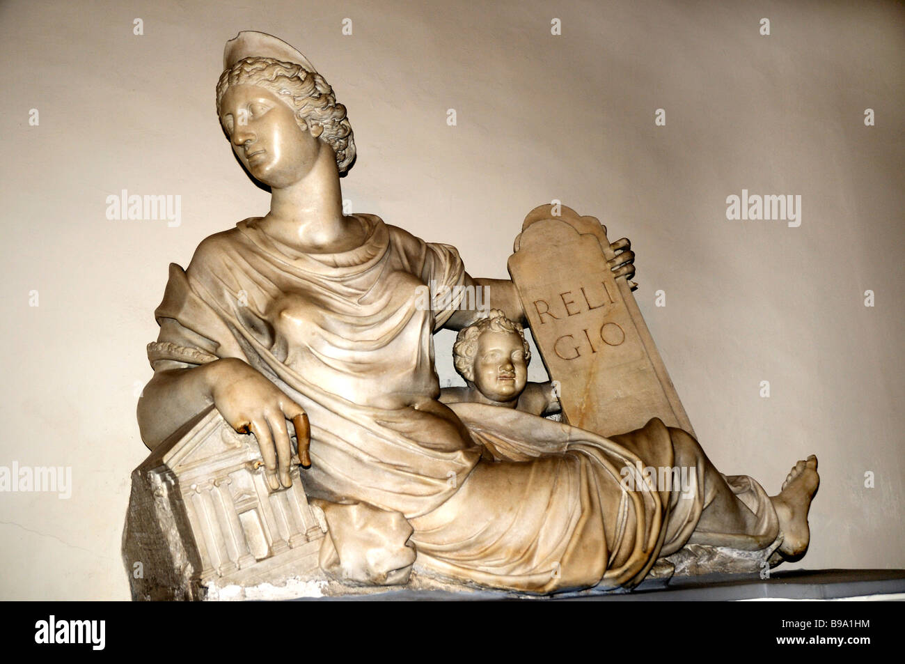 Statue of Minerva in the church of Santa Maria Sopra Minerva in Rome ...