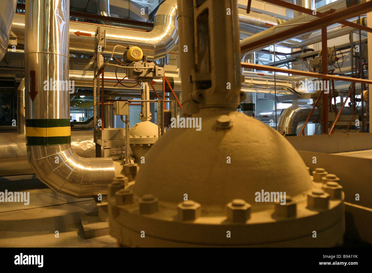 At the powerhouse hall of the district heat supply station Tushino 5 of ...