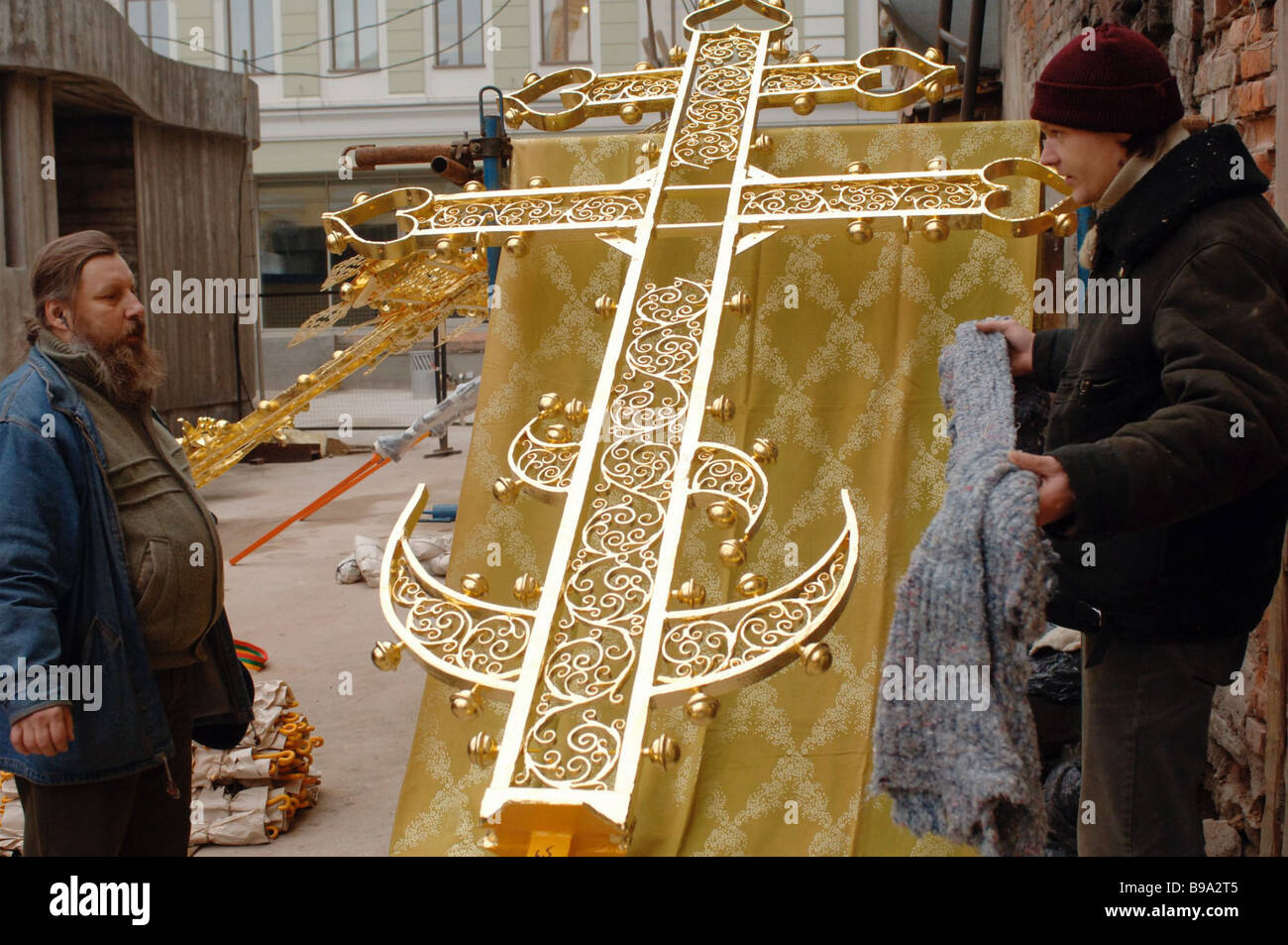 Preparations to mount a cross on the dome of the Church of the ...