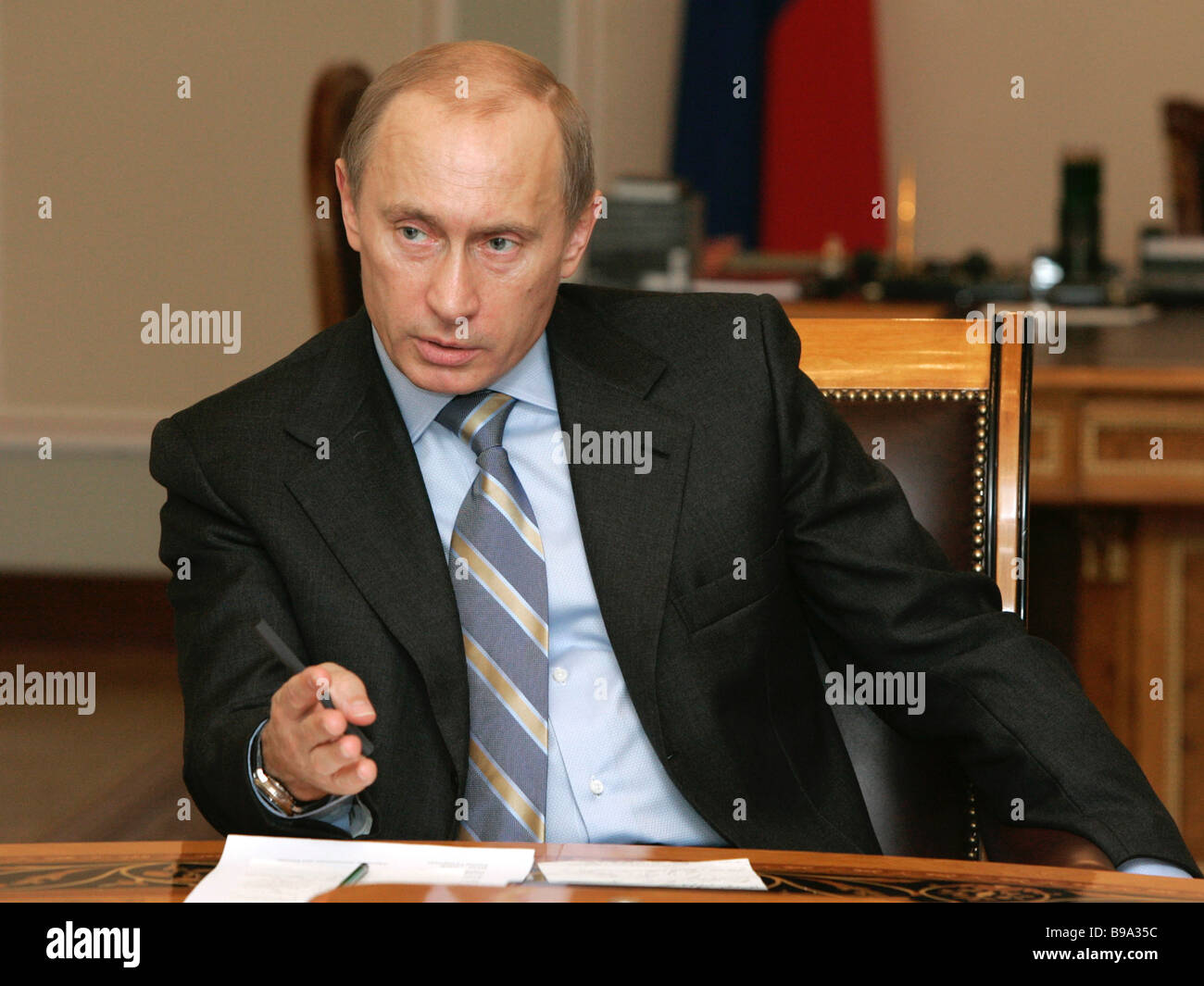 Russian President Vladimir Putin meeting with Cabinet members in Novo ...