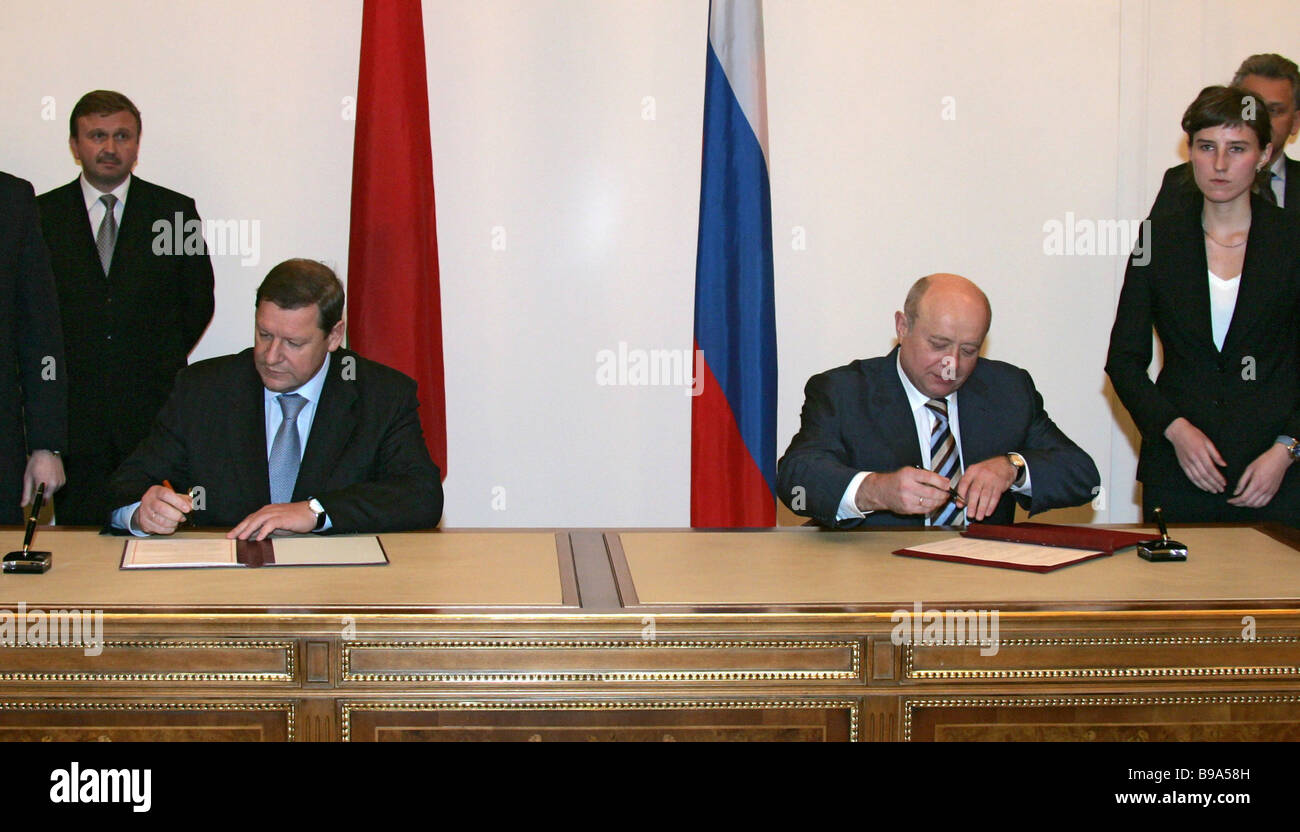 Prime Ministers Sergei Sidorsky of Belarus and Mikhail Fradkov of ...