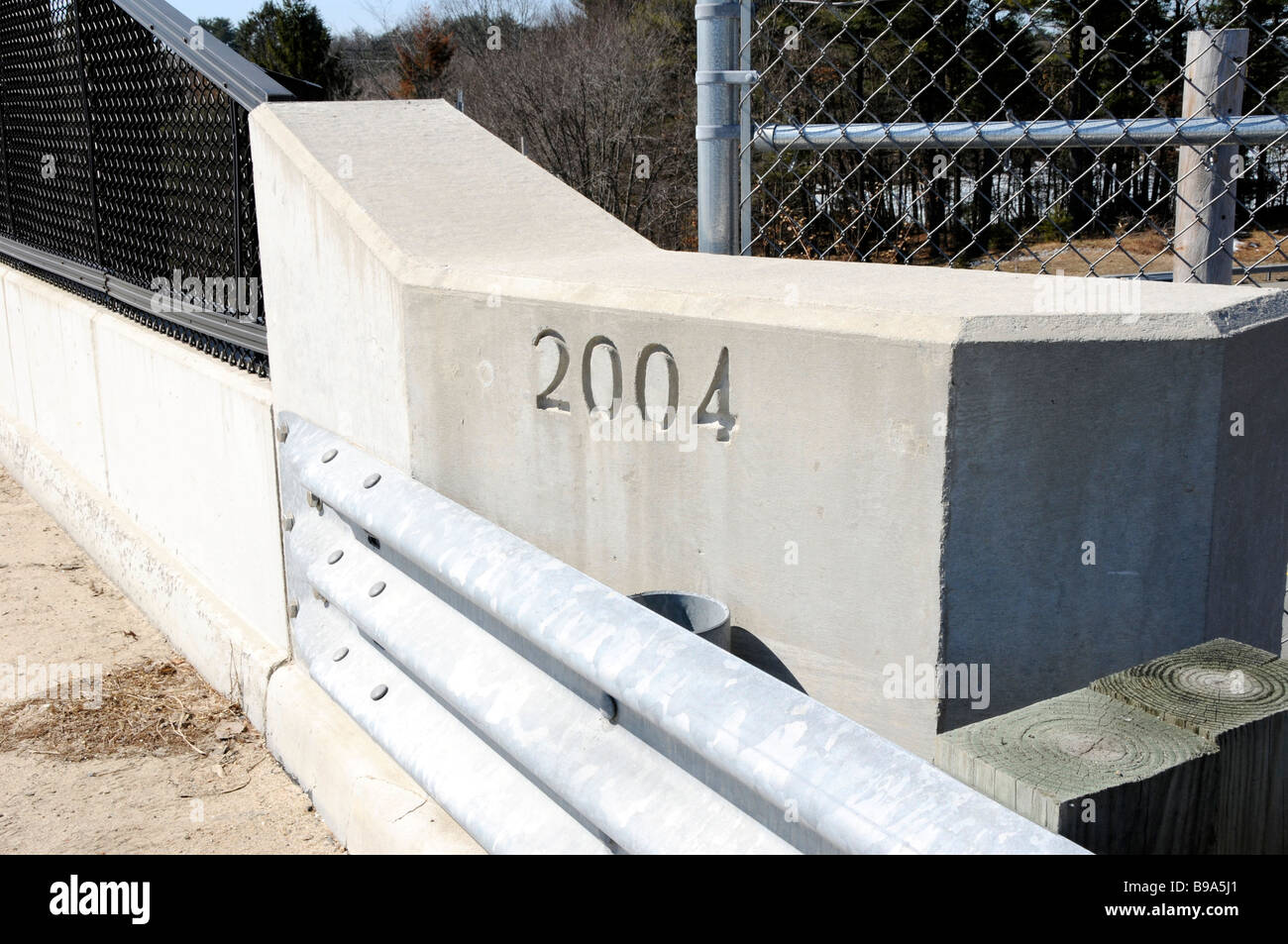 Bridge abutment hi-res stock photography and images - Alamy