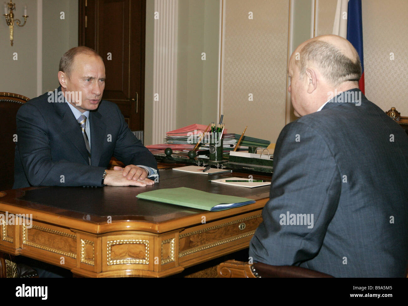 Russian President Vladimir Putin and Prime Minister Mikhail Fradkov ...
