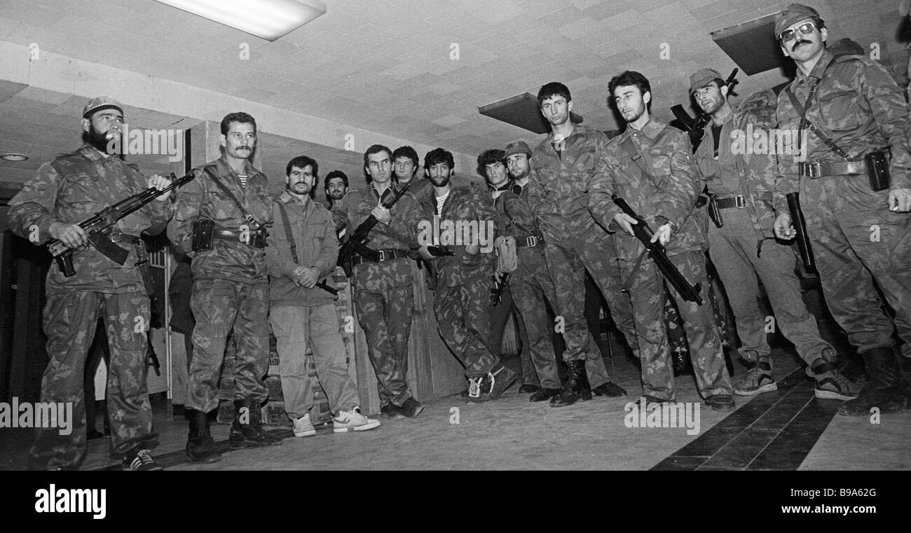 Combatants of the Chechen National Guard supporting General Dudayev ...