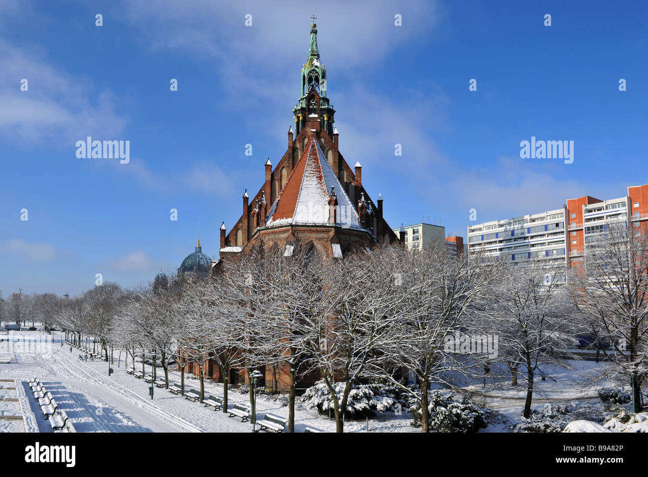 Berlin winter snow germany city center europa hi-res stock photography ...