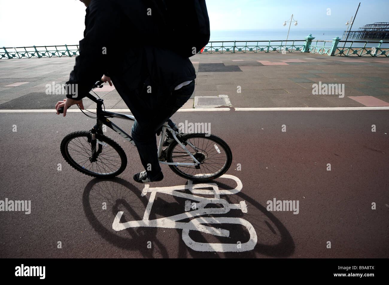 An official cycle lane along Brighton seafront UK Stock Photo - Alamy