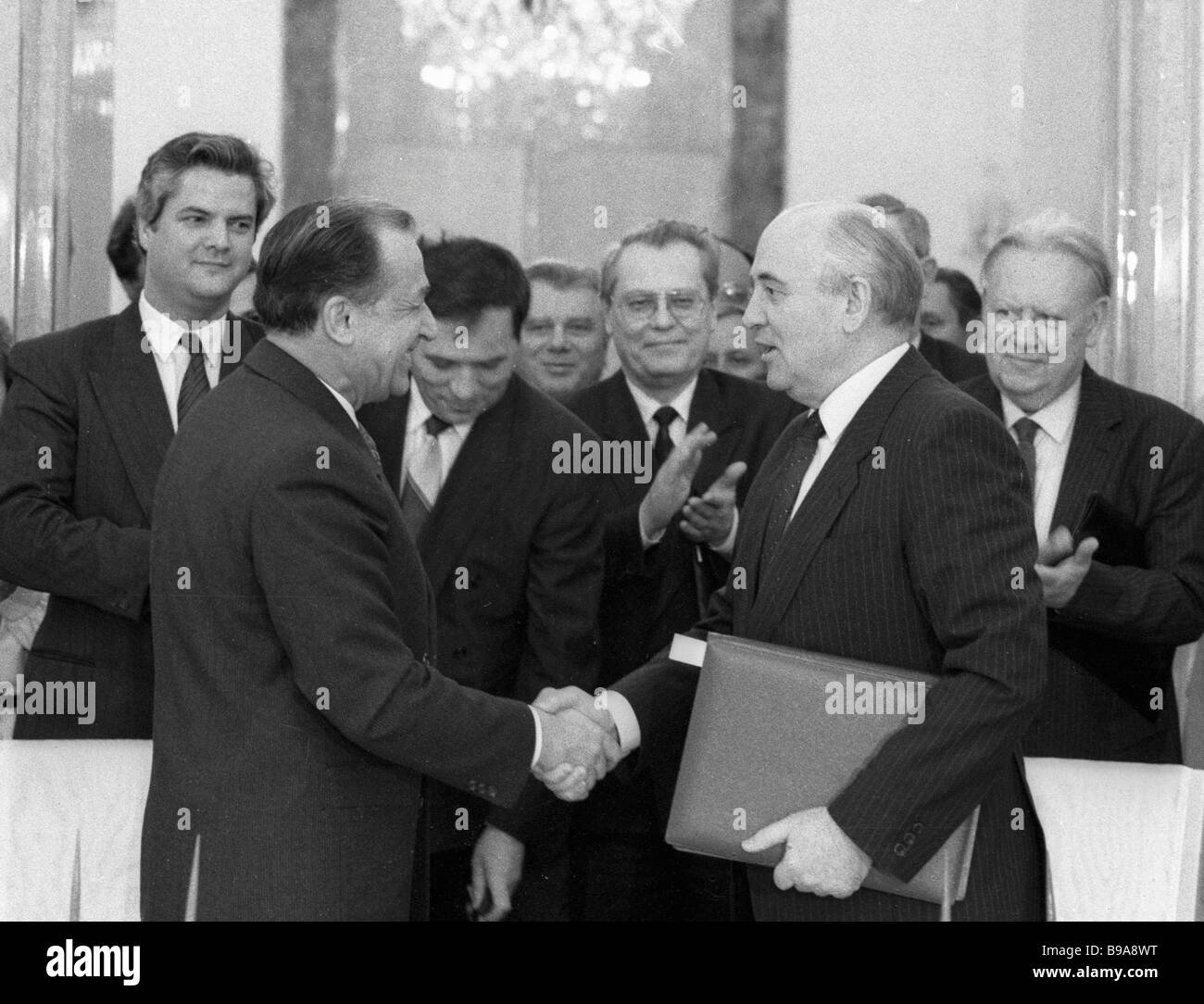 Romanian President Ion Iliesku left and USSR President Mikhail ...