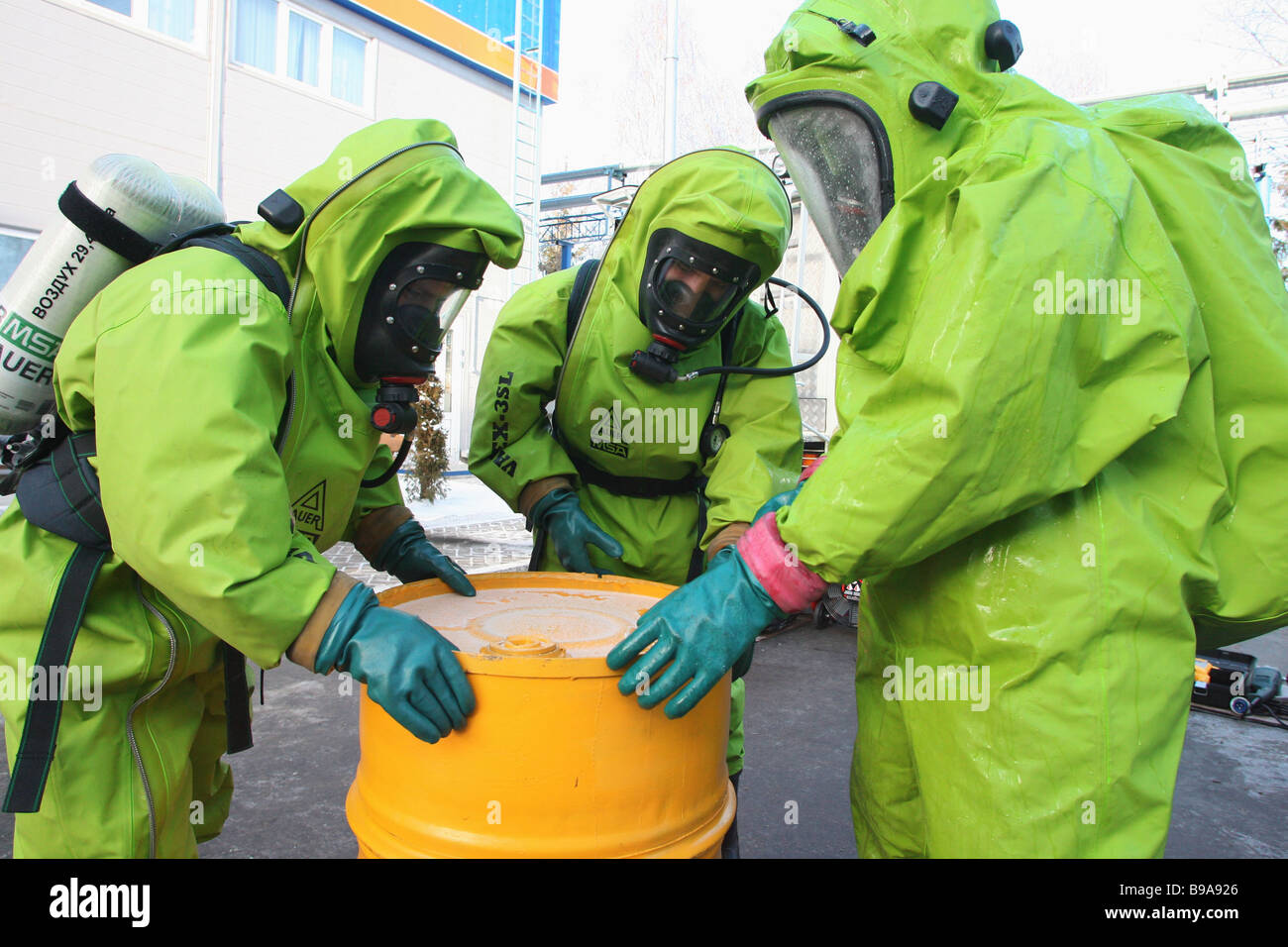 Chemical protection kits ensuring protection against solid liquid and ...