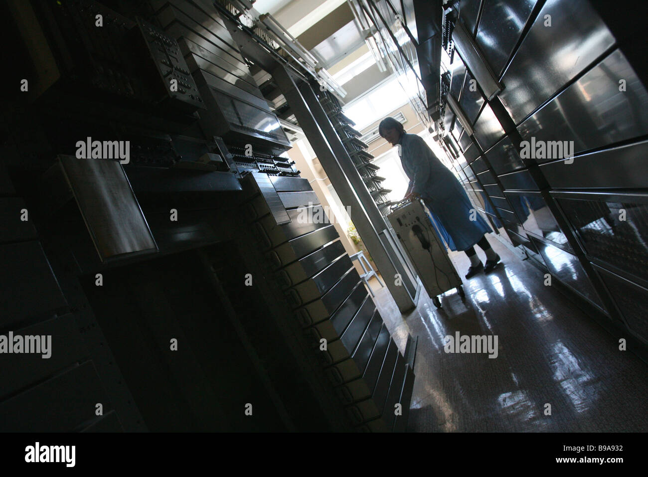 Coordinate based automatic telephone station for connecting subscribers ...