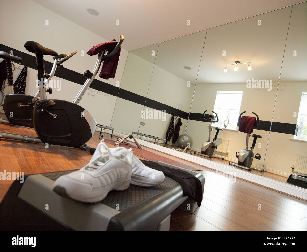 New accommodation gym hi-res stock photography and images - Alamy