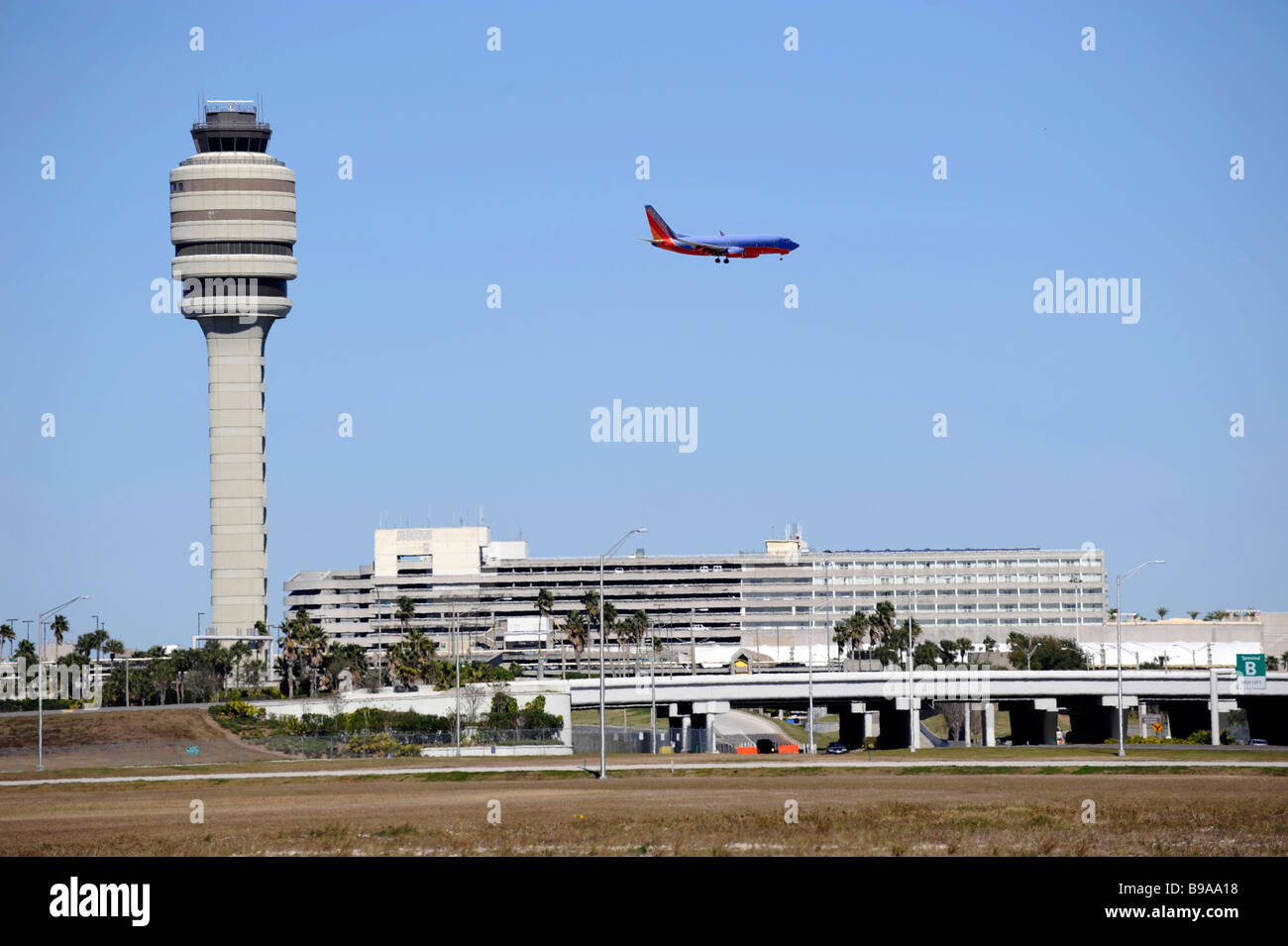 Air traffic control tower orlando hi-res stock photography and images ...