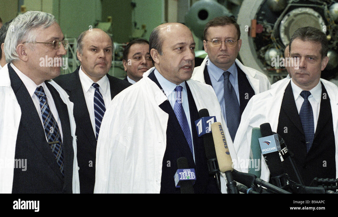 Foreign Minister Igor Ivanov center visiting the Khrunichev State ...