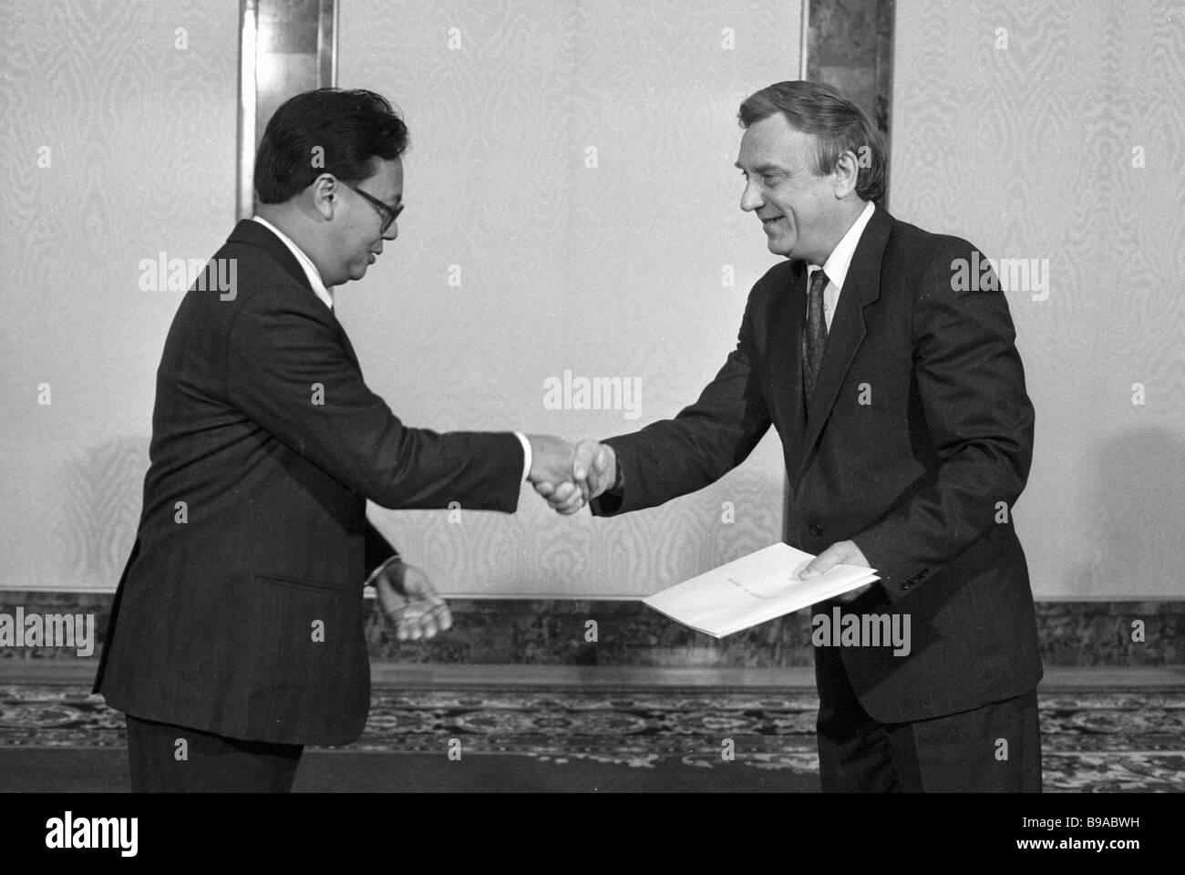 USSR Vice President Gennady Yanayev right and Thailand s Ambassador ...